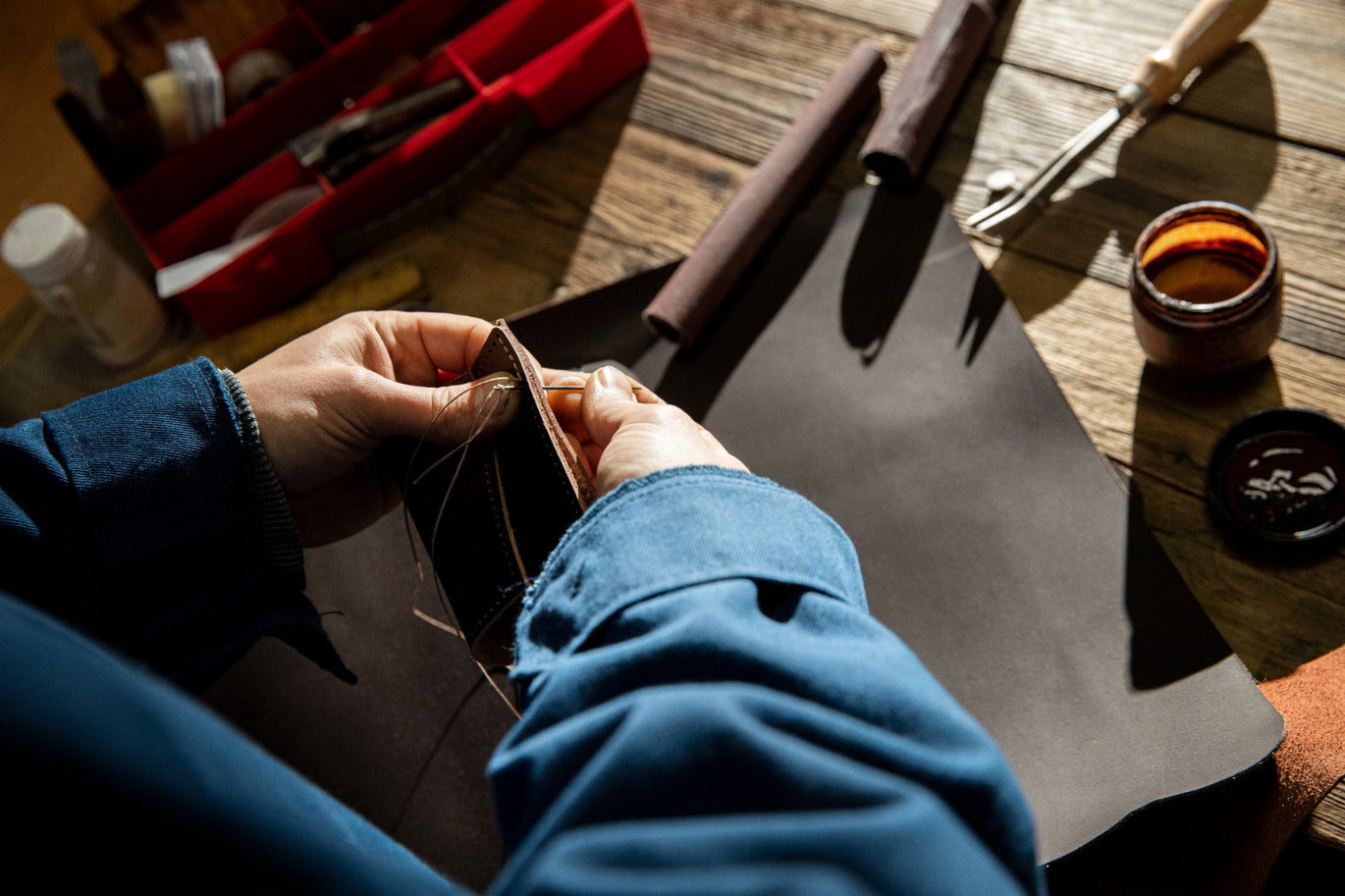 How To Dye Leather: A Complete Step-by-Step Guide | Perfitalia